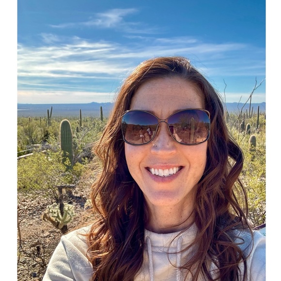 Dionne's Closet (@dionne_k) | Poshmark